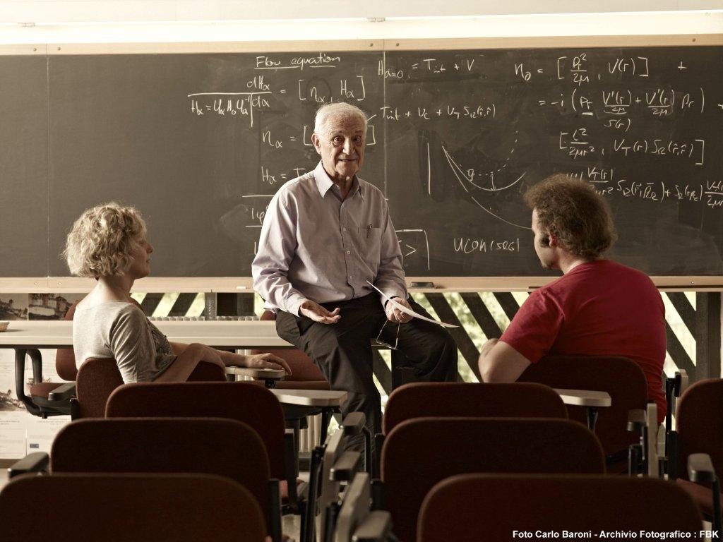 About Conditions of Spatial Collapse in an Infinite System of ...